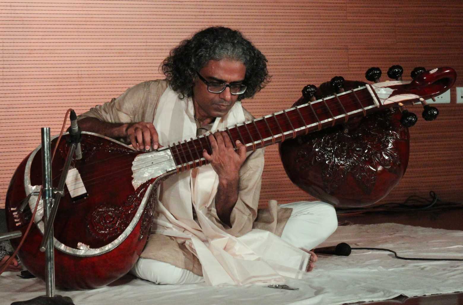 Chandraveena | About S. Balachander
